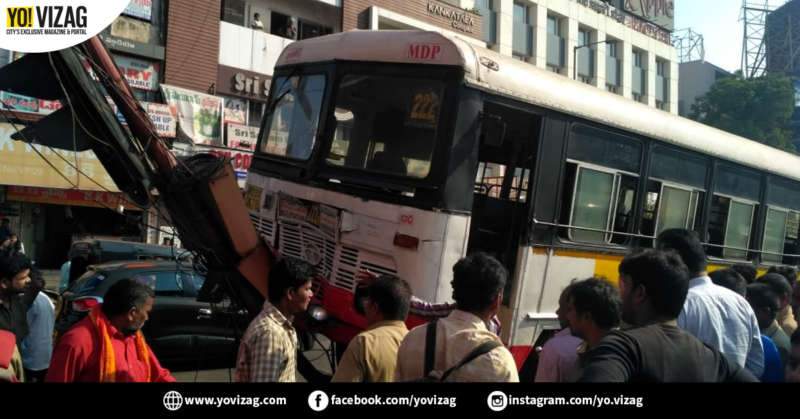 Major bus accident averted at RTC Complex in Vizag