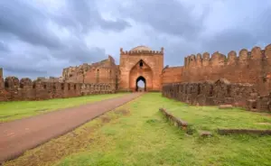 Travel to the age of kings at these historical forts in South India