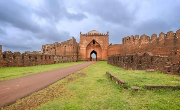Travel to the age of kings at these historical forts in South India