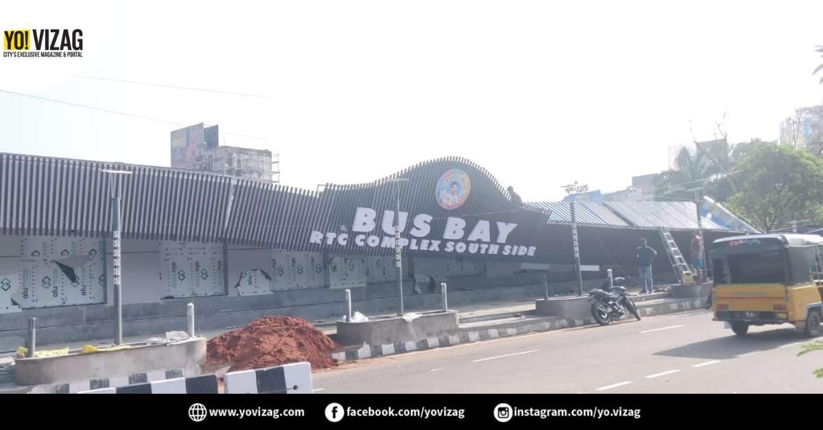 Collapse of bus shelter near RTC Complex triggers protests in Visakhapatnam